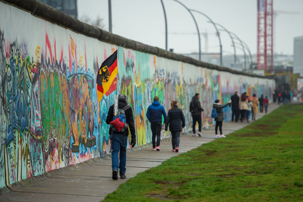 Zidul Berlinului a împărțit Germania între Est și Vest 28 de ani